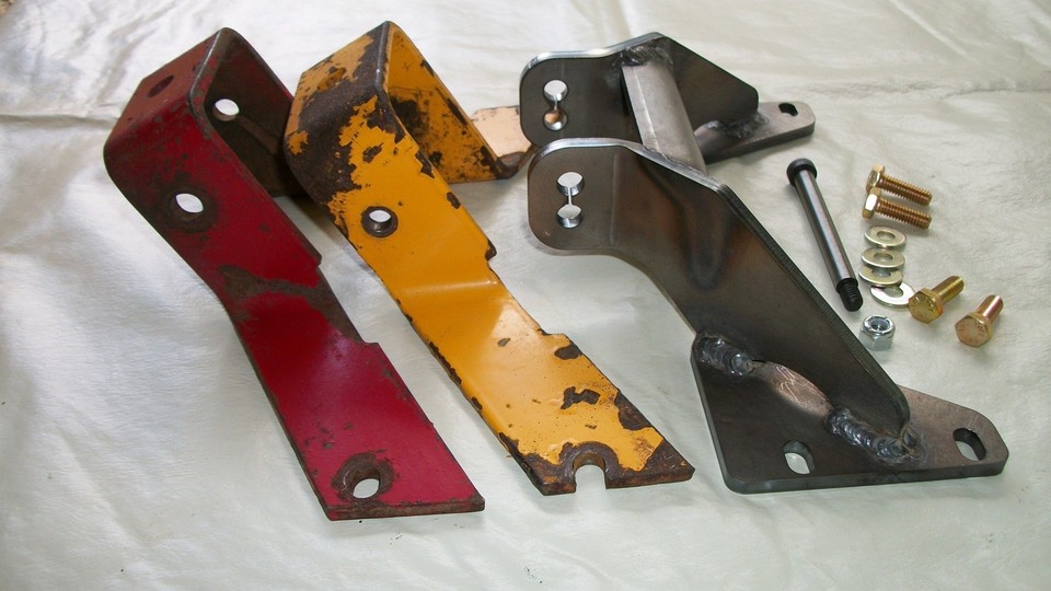 CUB CADET GARDEN TRACTOR PULLING SPREAD FRAME CLUTCH ARM HANGER 82 ...