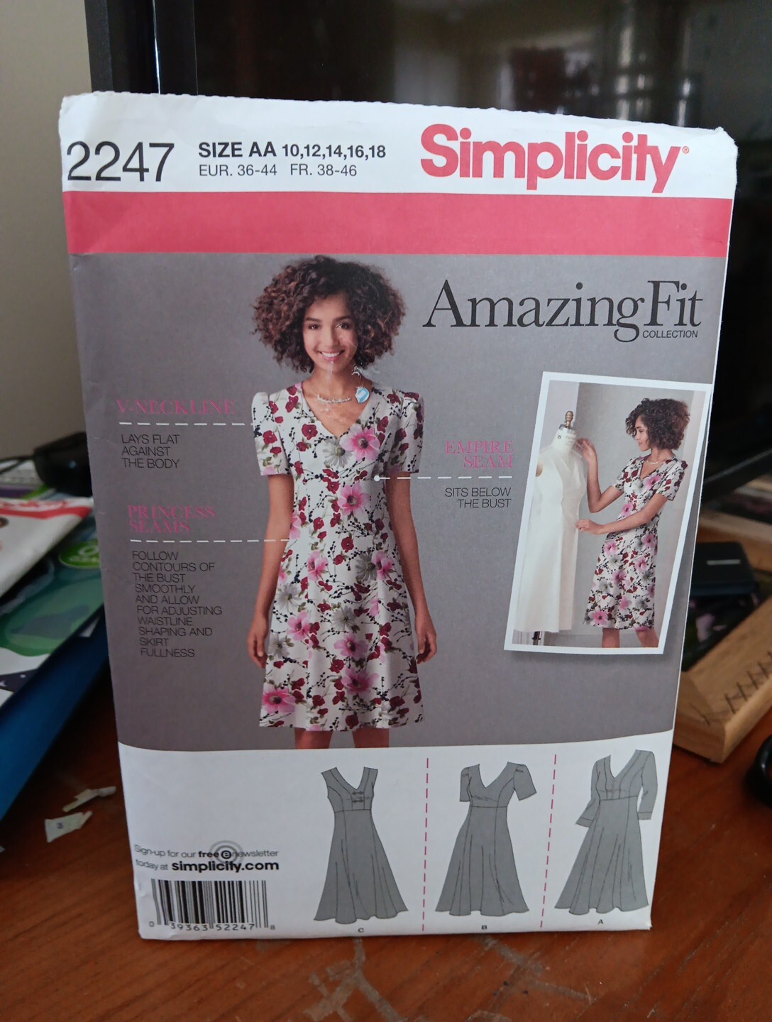 Simplicity 2247 Amazing Fit Empire Waist V-neck Dress 10/12/14/16/18 ...