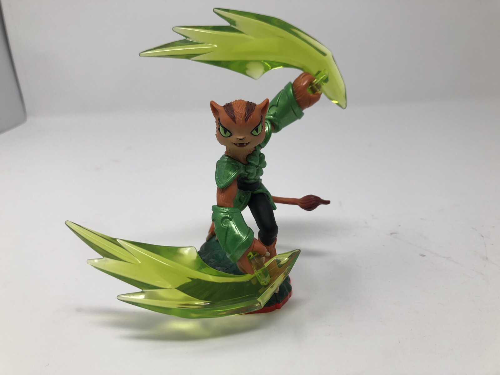Skylanders Trap Team Red Base Figure Tuff Tough Luck Green Cat | eBay