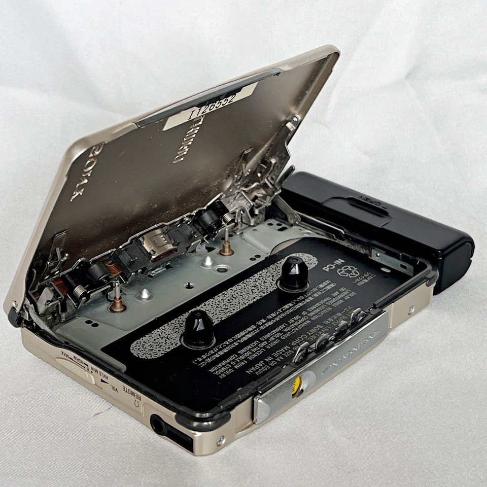 SONY WM-EX900 2000 Walkman W/Accessories Cassette Player Made in Japan ...