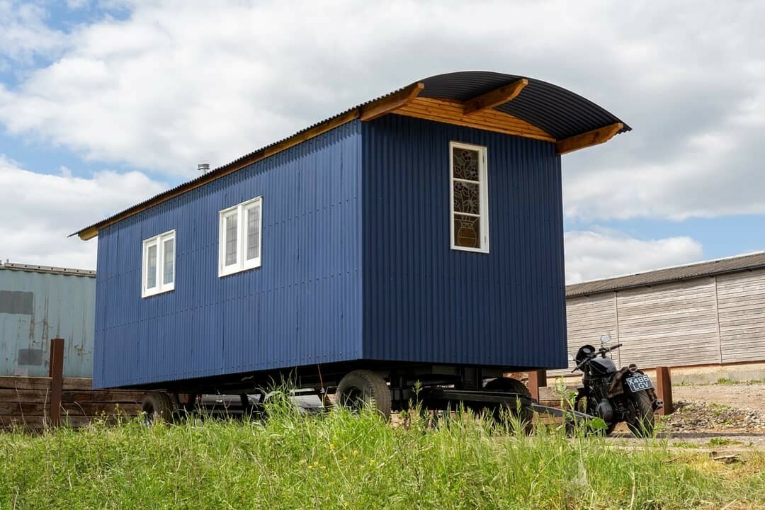 Large Luxury Shepherds Hut 9ft x 23ft | eBay UK