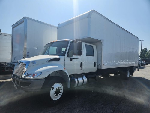 CREW CAB MOVERS BOX TRUCK CUMMNS INTER SLEEPER AIR RIDE FREIGHTLINER ...