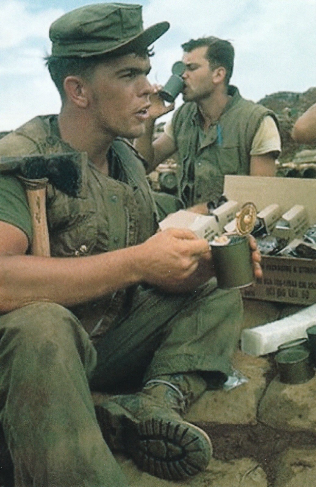 Vietnam War Photos -- US Soldier Eating Lunch - K-Rations | eBay