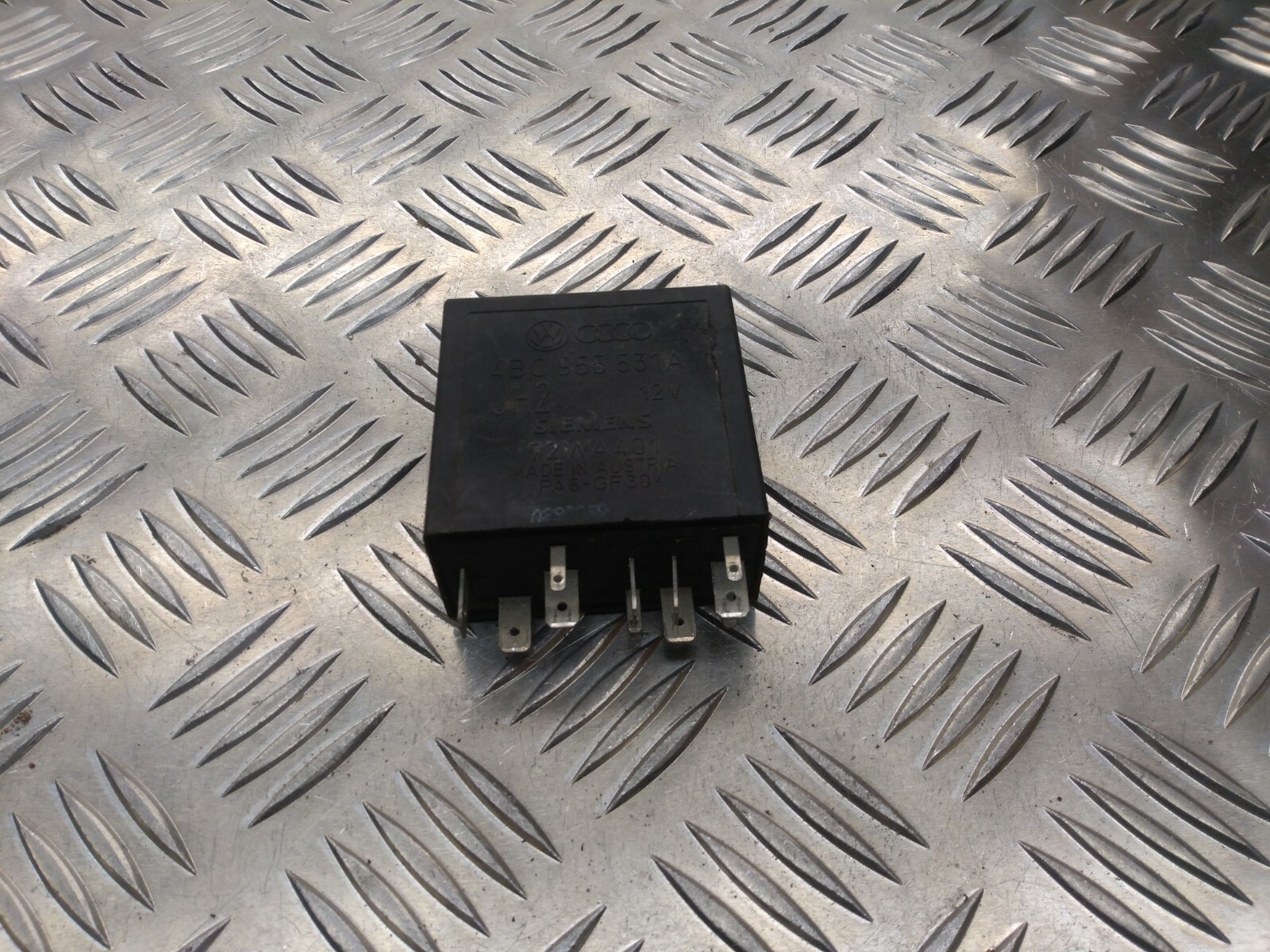 B147 AUDI VW Control Relay Unit 4B0955531A 72WA401 | eBay