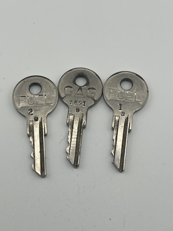 Briggs & Stratton (Vintage Keys) 4 Total! Various Shapes & Sizes. Basco ...