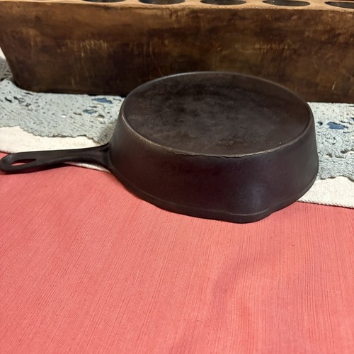 Chicago Hardware Foundry Diamond #6 / 9" Cast iron Skillet | eBay