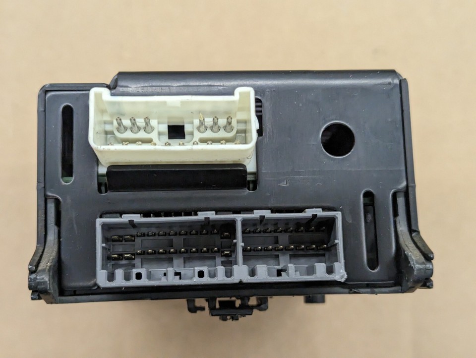 03 04 Mercury Grand Marquis Ford Crown Vic LIGHT CONTROL MODULE LCM ...