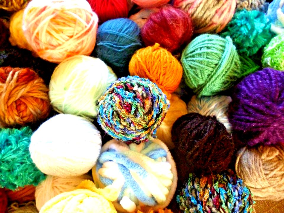 500g Job Lot Bag fancy Yarn Wool Balls Mixed Oddments Knitting Crochet ...