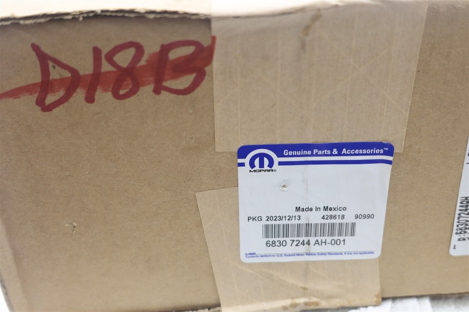 NEW OEM Mopar Park / Turn Signal Lamp Right 68307244AH Wrangler ...