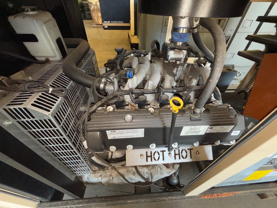 Generac Nat Gas Generator 70 kW 227/480 V 105 AMPS 87.5 KVA 19 Hrs ...