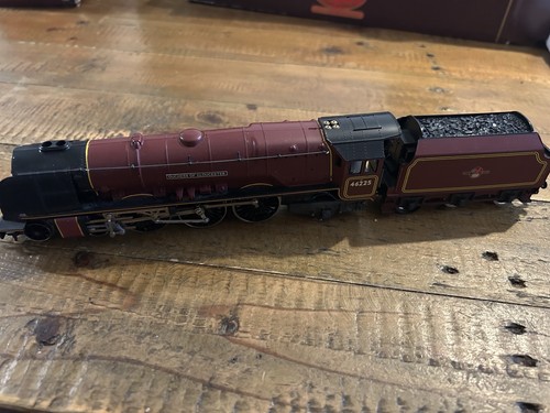 Hornby R2023 OO Gauge Class 8P BR Maroon "Duchess of Gloucestershire ...
