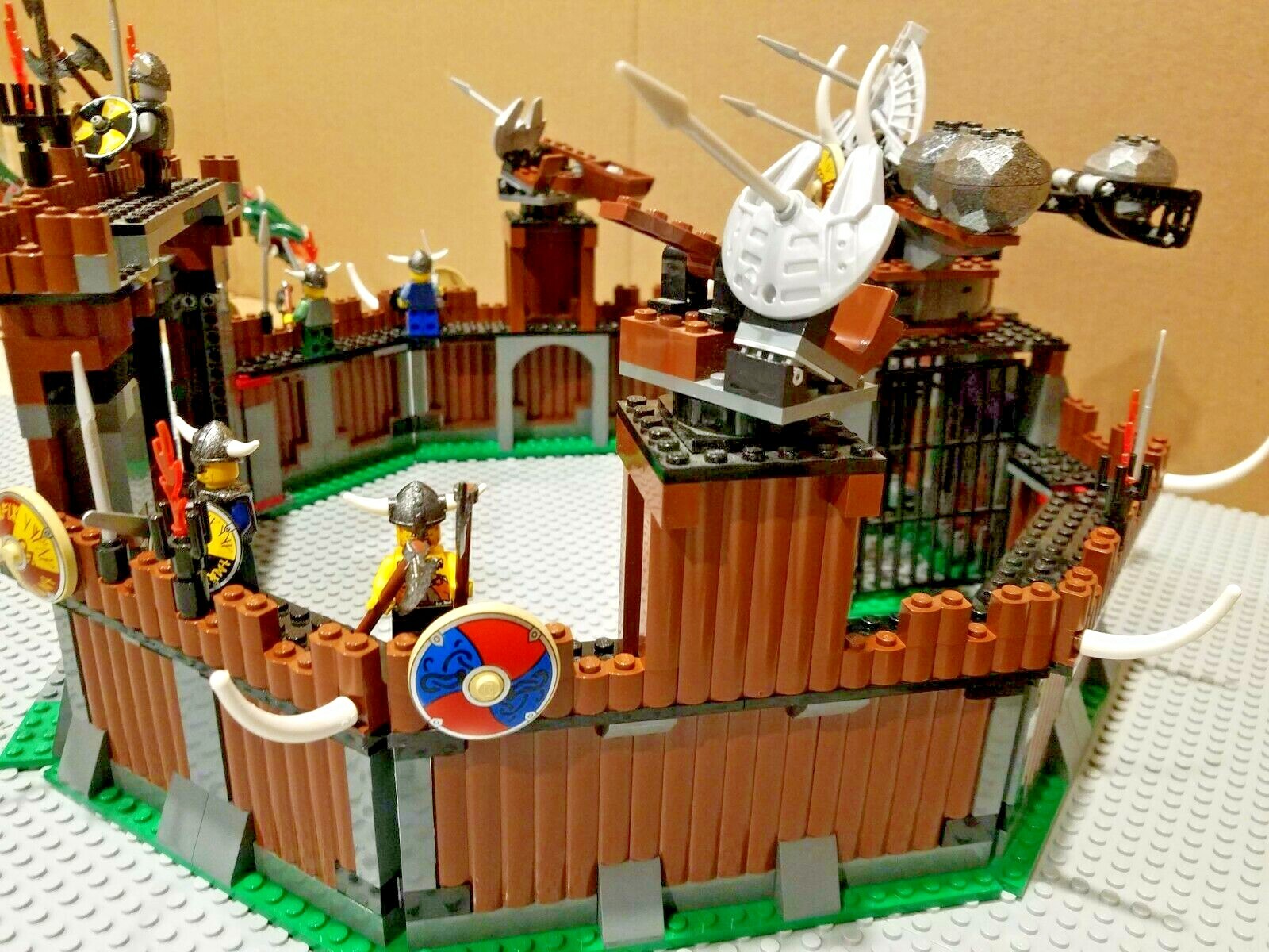 LEGO Vikings Set 7019 Viking Fortress Fafnir Dragon Complete Minifigs ...
