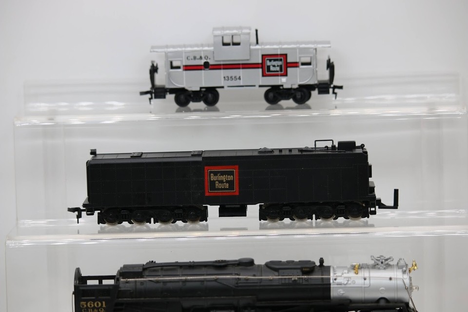 BACHMANN HO SCALE RS-5 CB&Q 4-8-4 STEAM LOCOMOTIVE, TENDER & CABOOSE ...