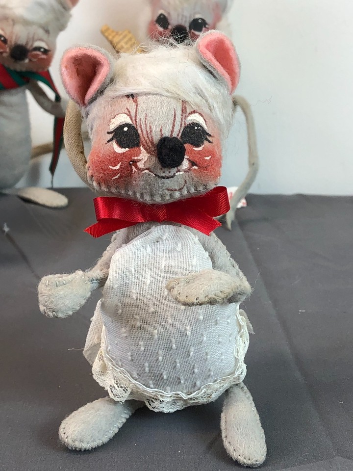 Lot of 6 Vintage ANNALEE Dolls Gray CHRISTMAS MICE MOUSE 6" Moms Pops ...