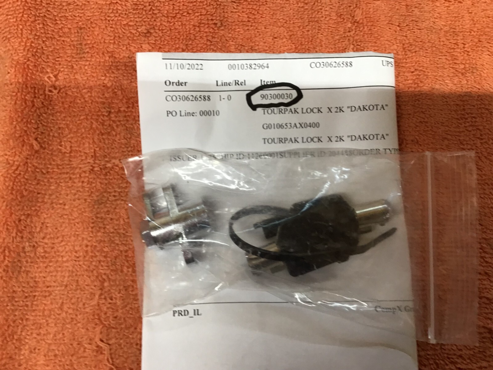 Harley Davidson Tour Pak Lock Kit With 2 Keys 90300030 for sale online ...