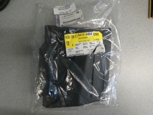 GM OEM Anthracite Rear Pass. Side Tire Front Air Deflector 84124454 ...