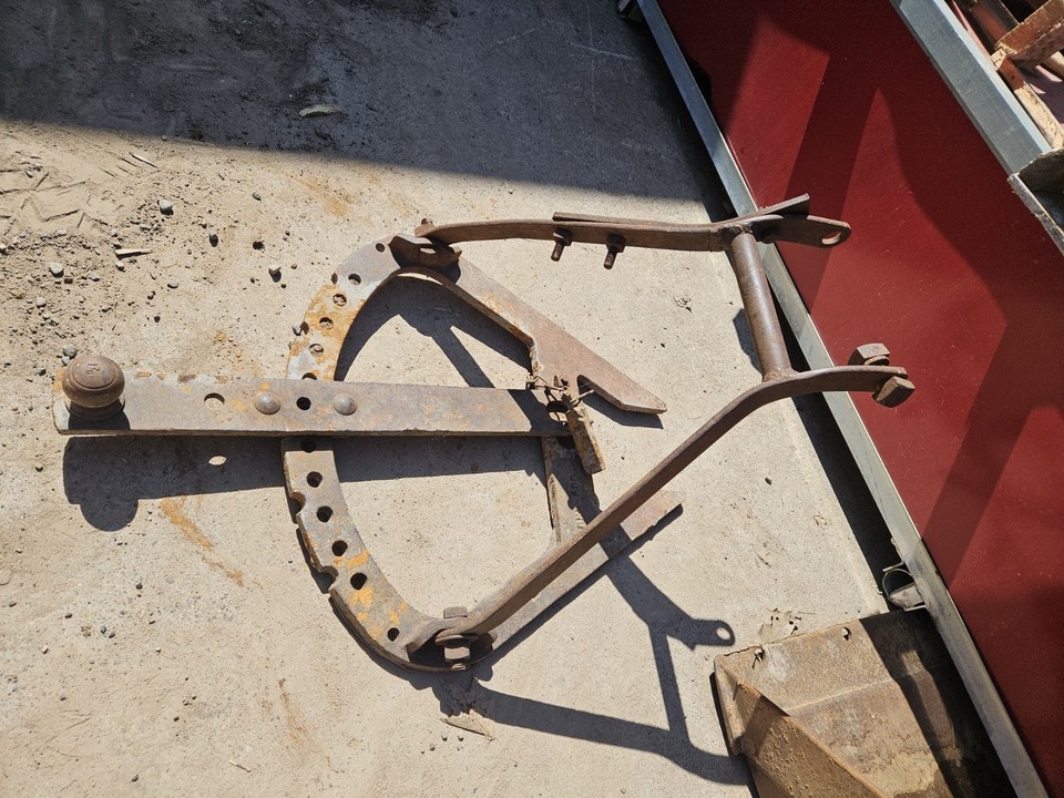 Rare Ford Swinging Drawbar Assembly Hitch 8NX-806 Rare Ford 8N Hitch ...