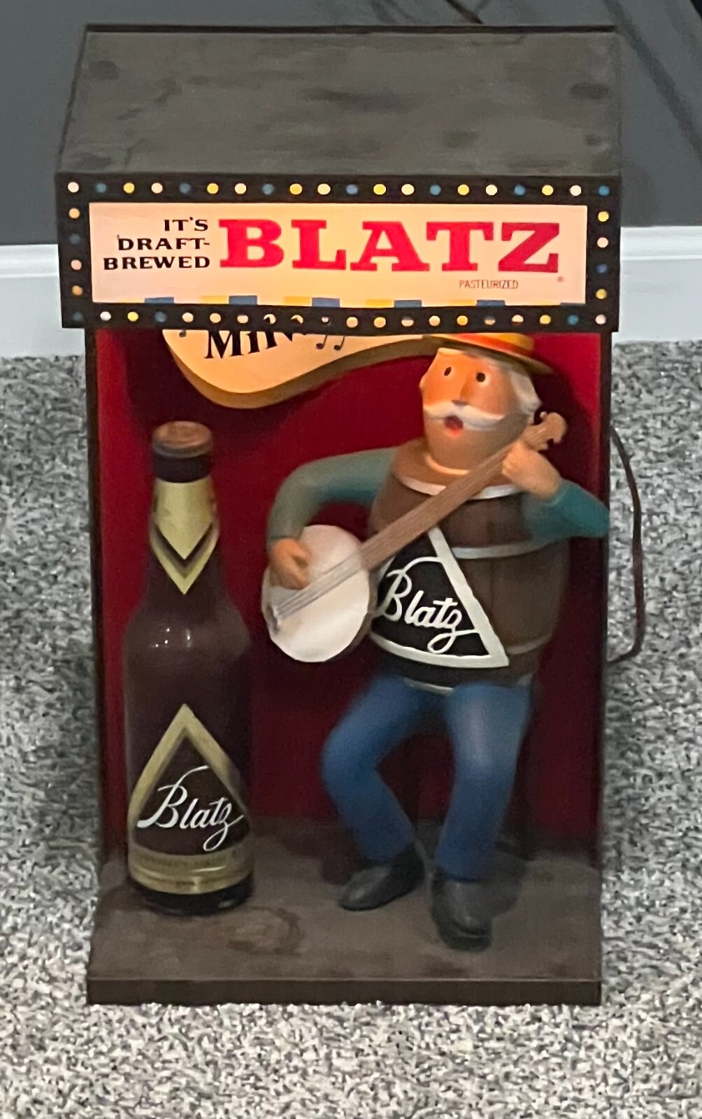 1950s blatz beer keg man banjo Back bar figure statue sign wisconsin ...