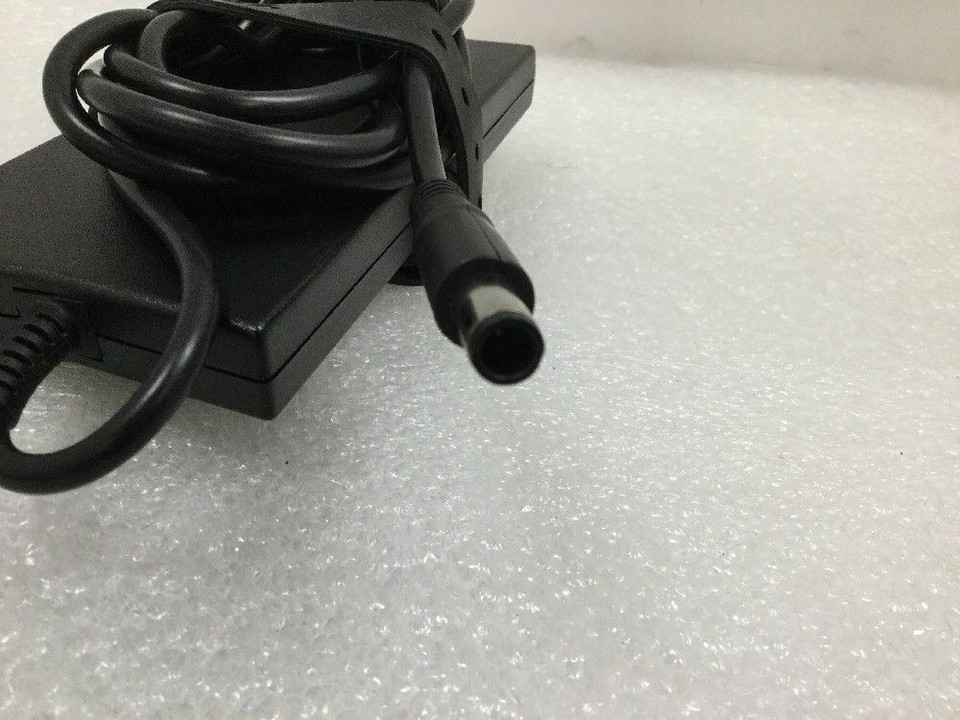 Original DELL 90W AC ADAPTER PA-3E Family - E6400 E6410 E5400 E5410 ...