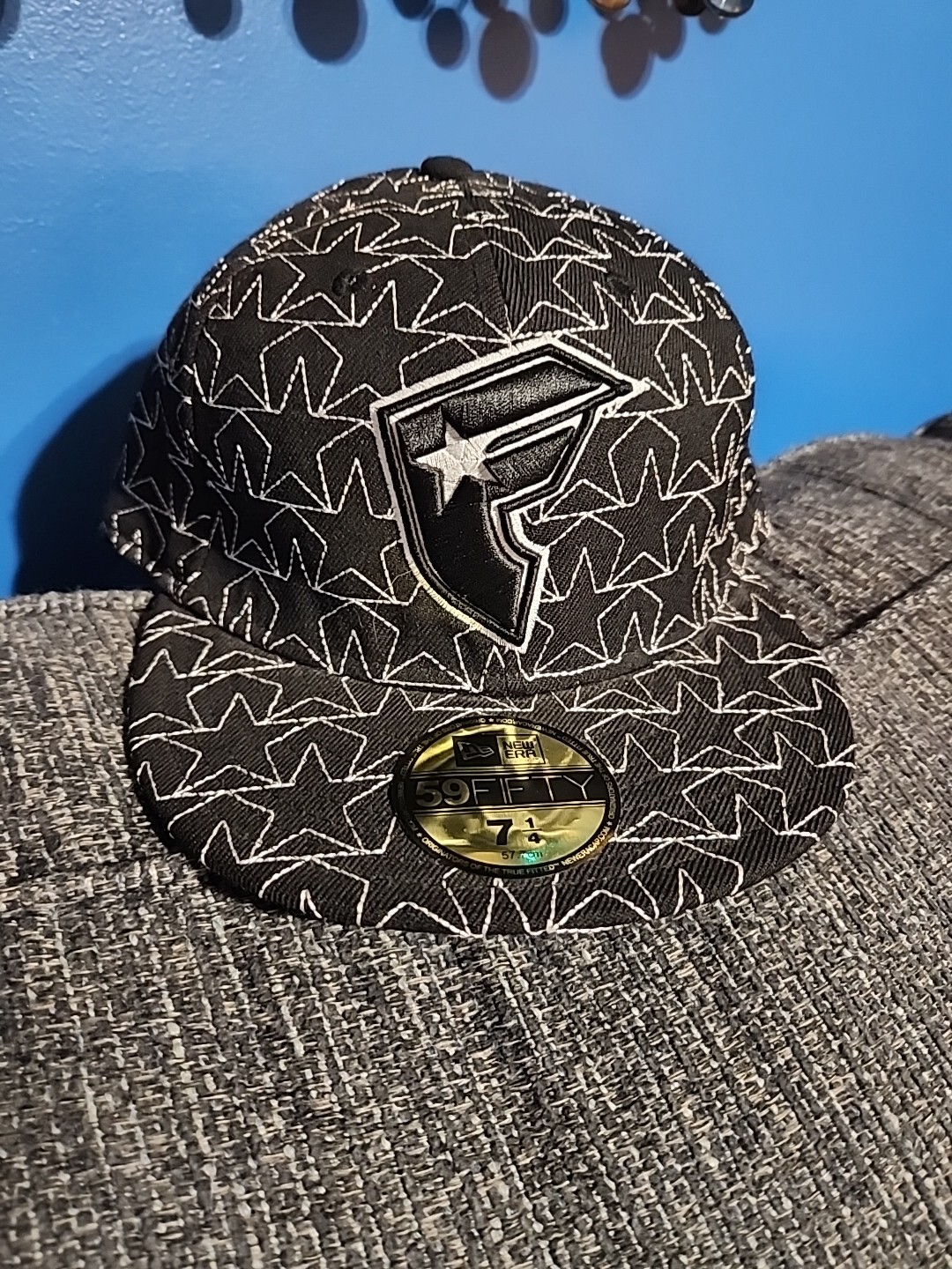 Rare New Era 59fifty 7 1/4 Famous Stars & Straps Embr… - Gem