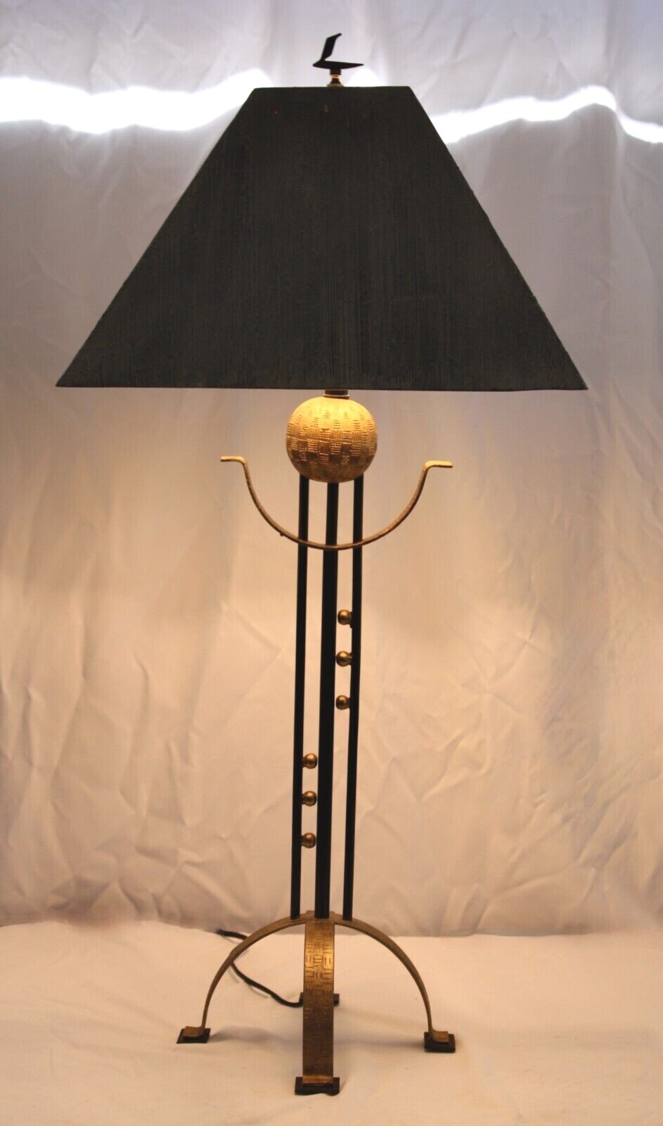 Vintage LEEAZANNE TABLE LAMP by Lam Lee Co. Orig SHADE + FINIAL. Black ...