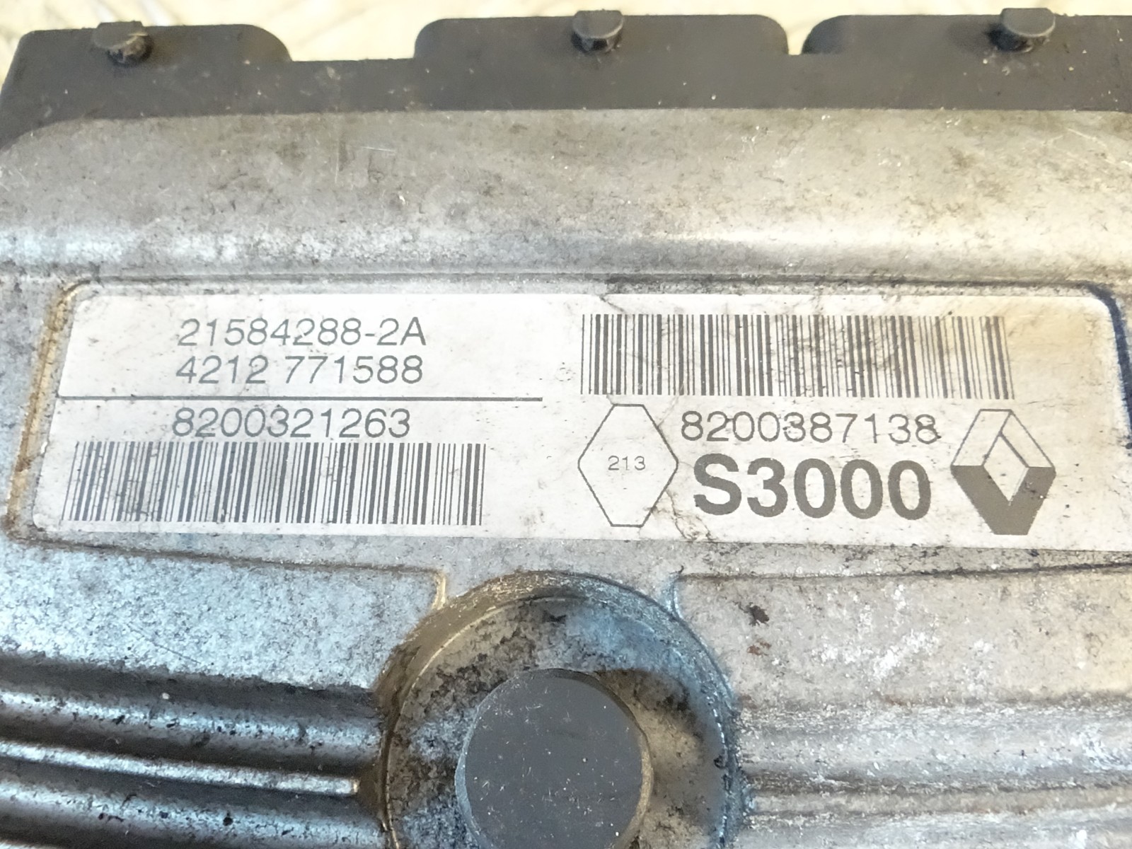Renault Megane Modus ECU 8200387138, 8200321263, 21584288-2A, S3000 ...
