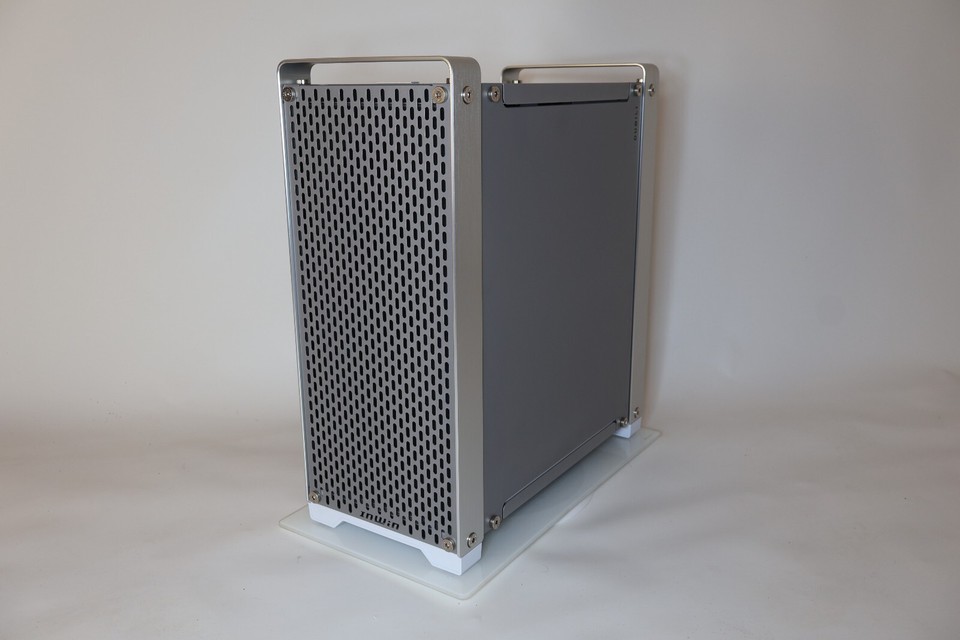 Nvidia GH200 624GB Liquid grey desktop workstation computer PC for AI ...