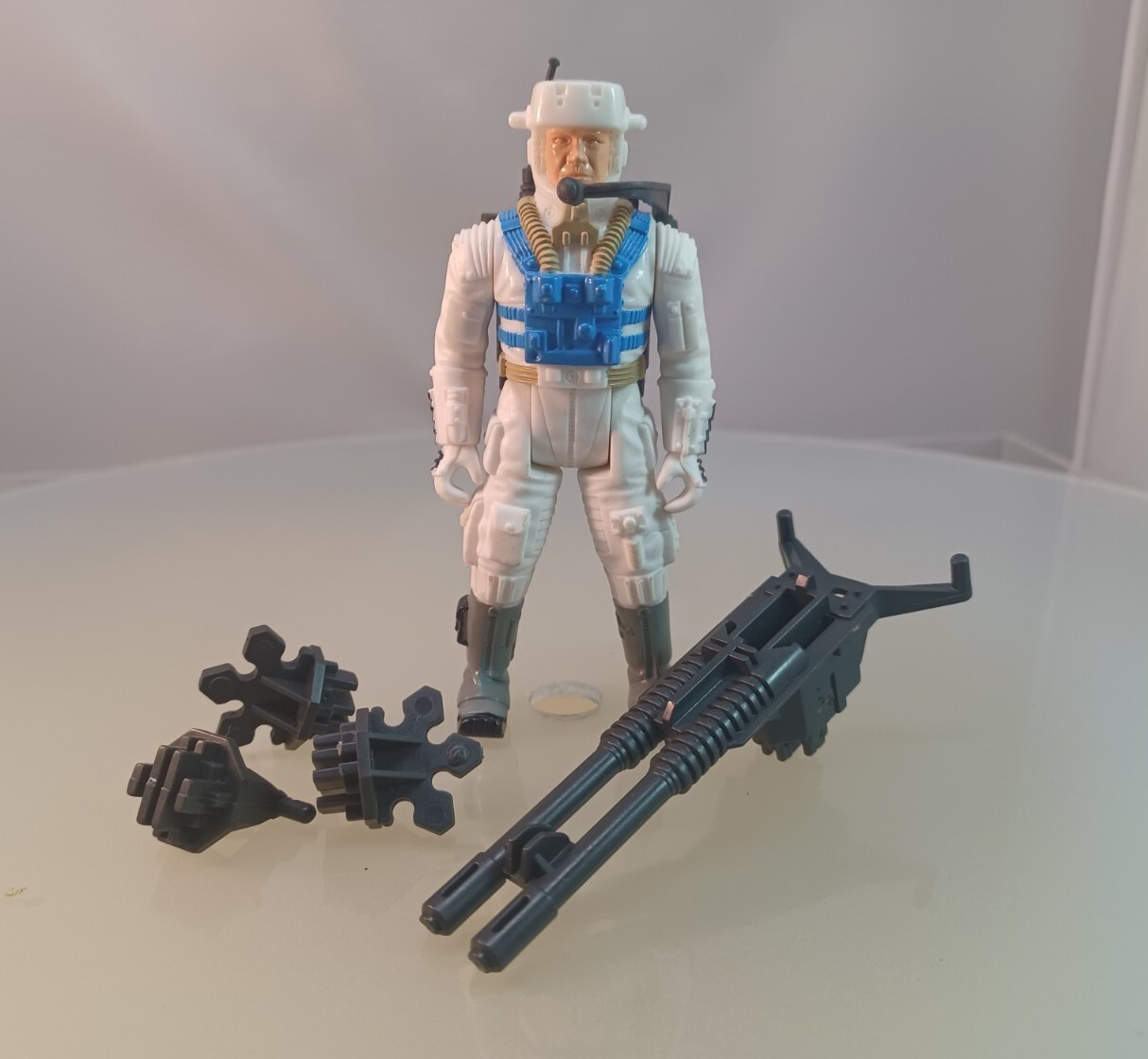Robotix Vintage Gaxon Graves WHITE Figure w/Backpack and Pieces 3.75 ...