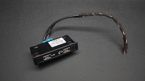 GENUINE MERCEDES BENZ GLE GLS W166 X166 W292 C292 USB HUB INPUT UNIT ...