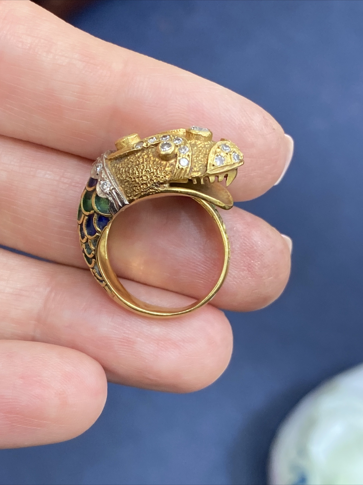 18k Koi Fish Ring - Gem