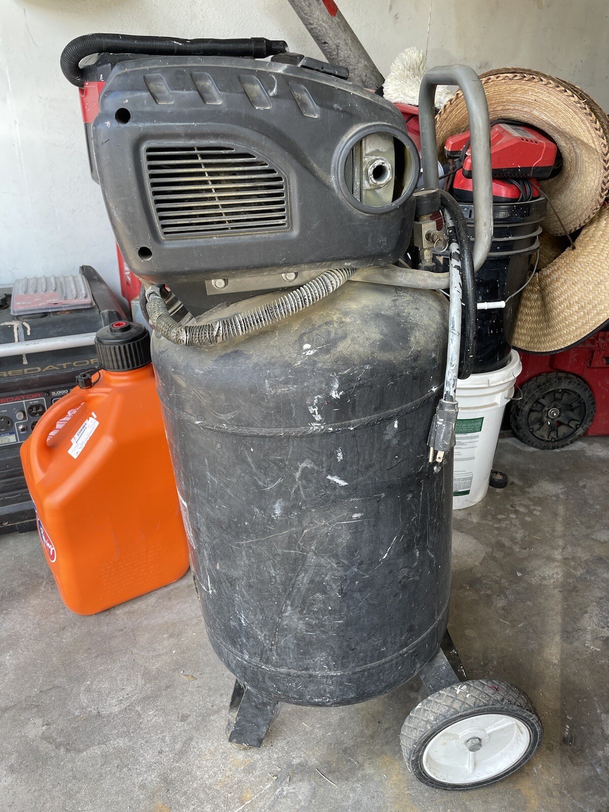 Husky C202H 20 Gallon 200 PSI Oil Free Portable Vertical Electric Air ...