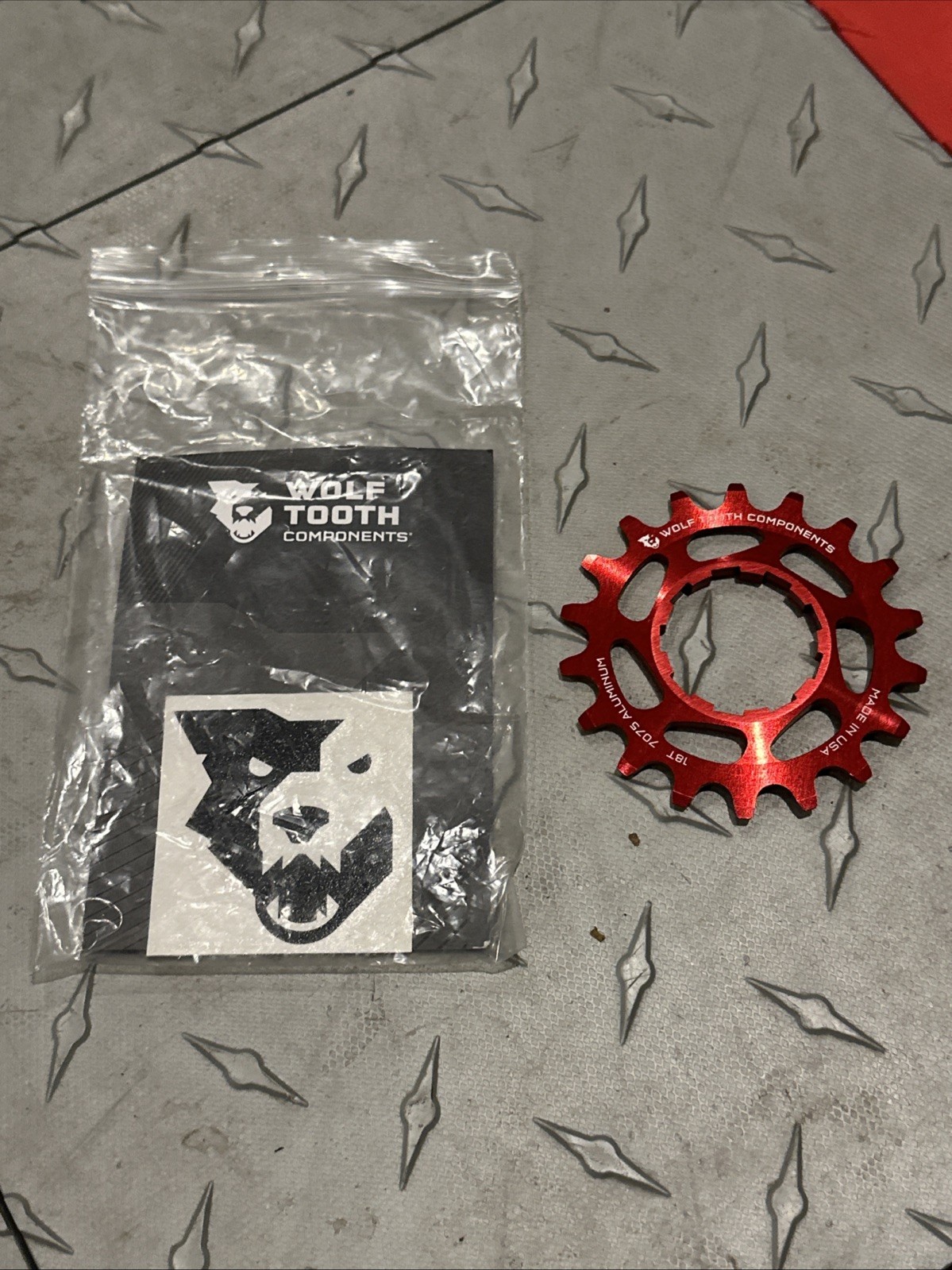 Wolf Tooth Single Speed Aluminum Cog: 18T, Red Plus Sticker | eBay