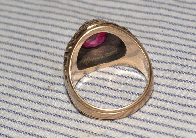 Travis High School 1968 Ring