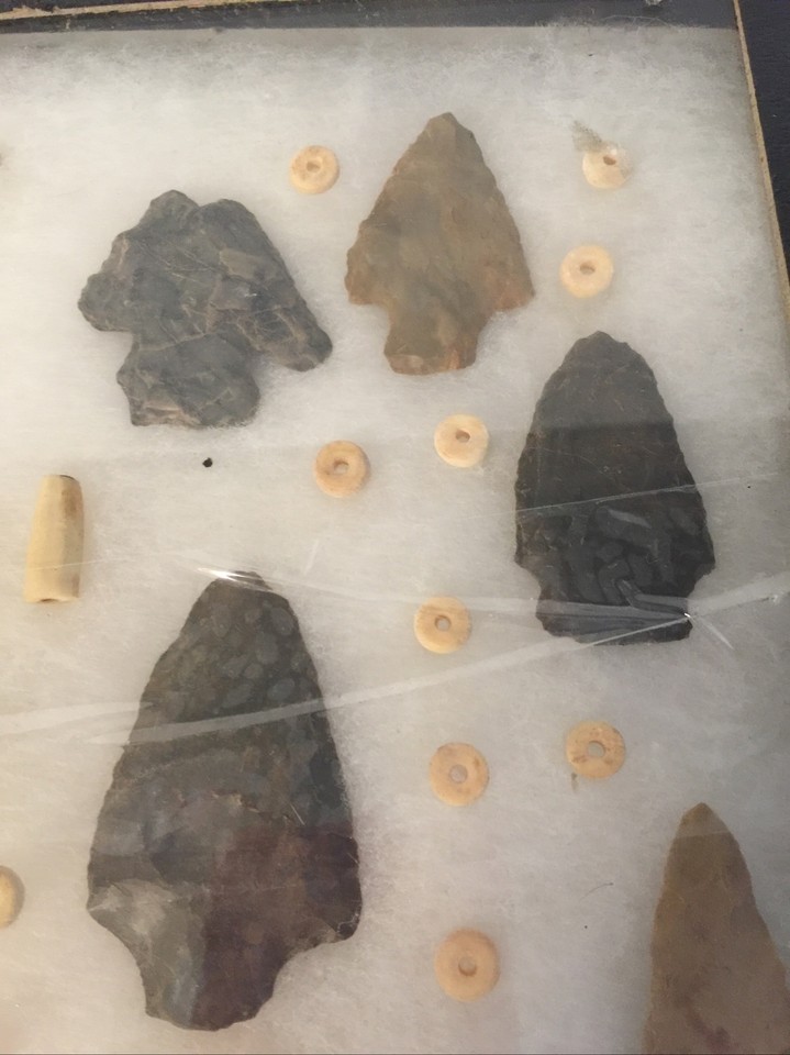 NATIVE AMERICAN COLLECTION OF ARROW POINTS/ BONE BEADS-WISCONSIN | eBay