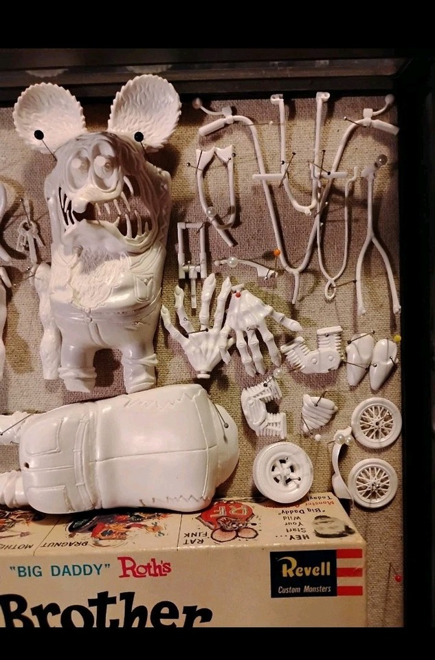 REVELL MODEL BROTHER RAT FINK ON A BIKE MODEL 1964 IN GLASS DISPLAY ...