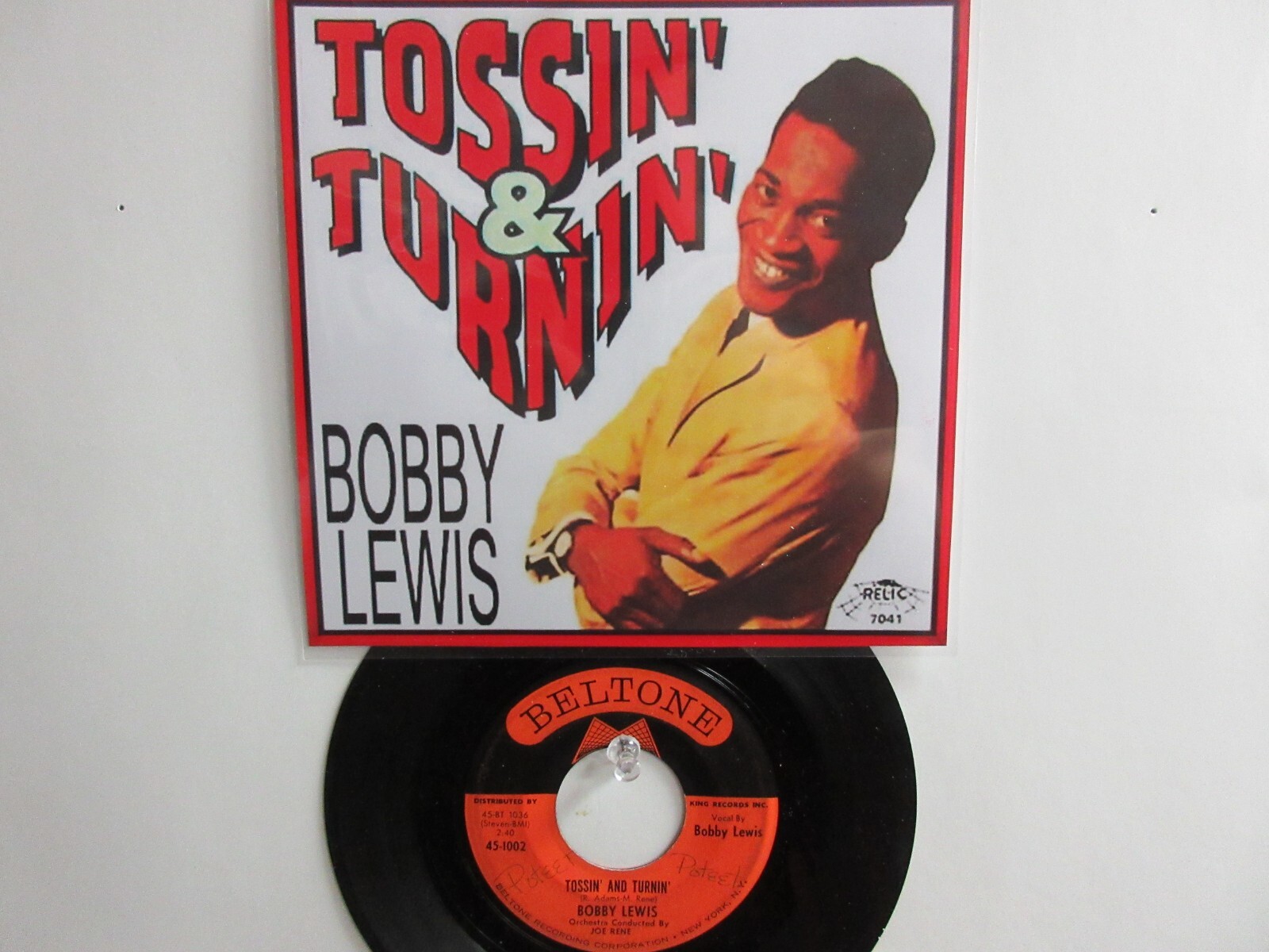 ' 💥BOBBY LEWIS ' HIT 45 + PICTURE [TOSSIN' AND TURNIN'] 1961 !💥 | eBay