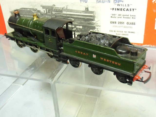 Wills Finecast OO Gauge GWR 2251 Class 0-6-0 With Tender Badly Made Kit ...
