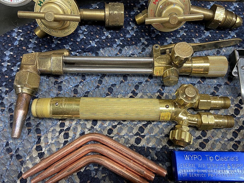 HARRIS WELDING SET 2 REGULATORS - 72-3 TORCH - MODEL 85 HANDLE - D-85 ...