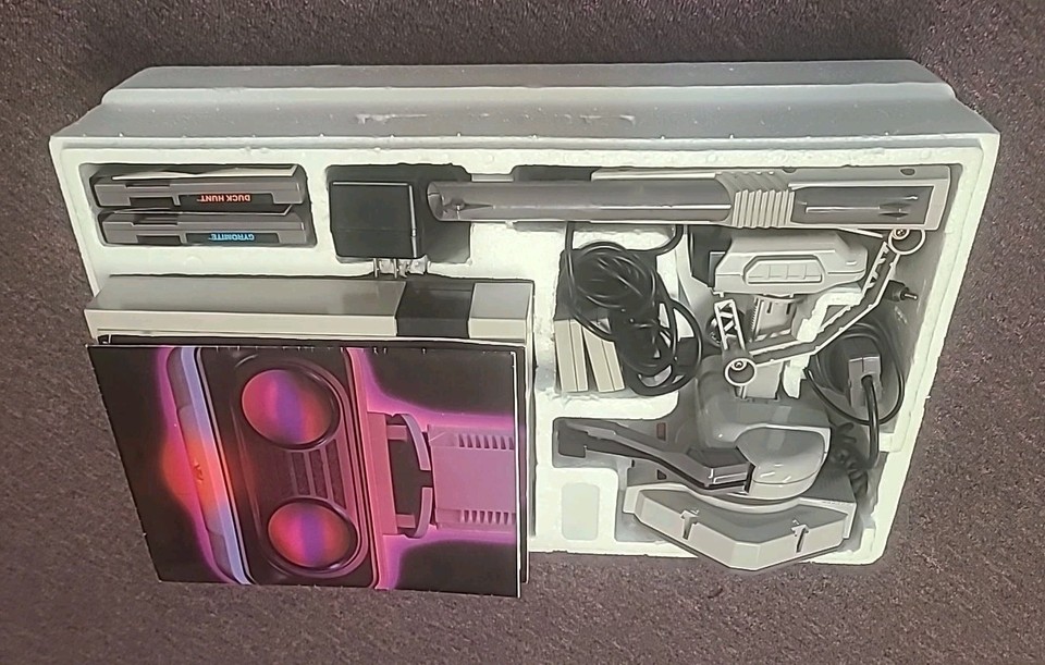 Nintendo Deluxe Set with ROB the Robot (W/ Box,2 Games,Manuals,Poster ...