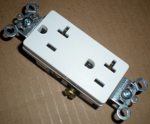 ELECTRICAL OUTLET DECORA 20 AMP DUPLEX RECEPTACLE PASS & SEYMOUR ...