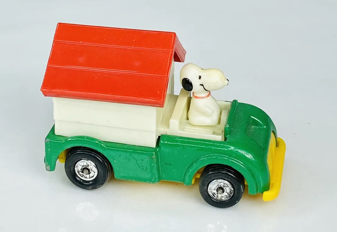 1966 AVIVA SNOOPY Peanuts Mini Diecast Res Green Doghouse Car Truck Toy ...