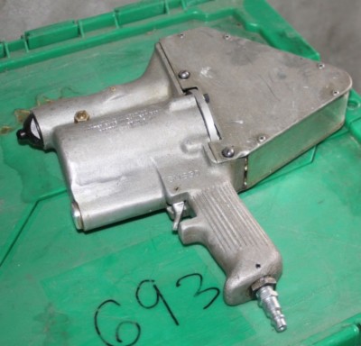 Riveters - Rivit Gun