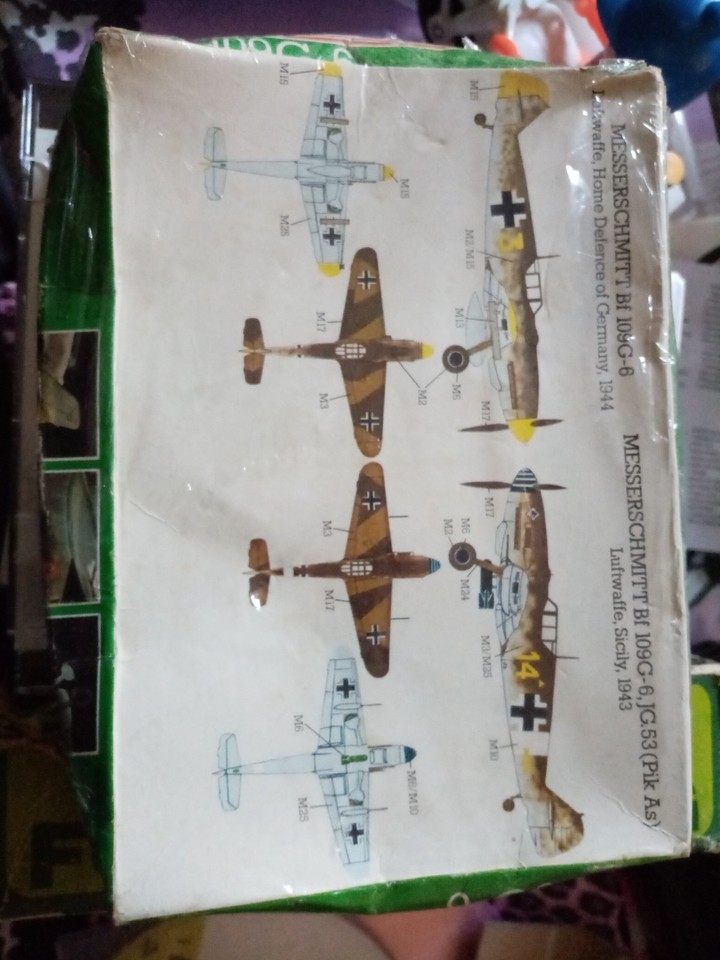 Vintage Sealed AIRFIX SNAPNGLUE SPITFIRE MK 1 Aircraft Model Kit 61071 ...