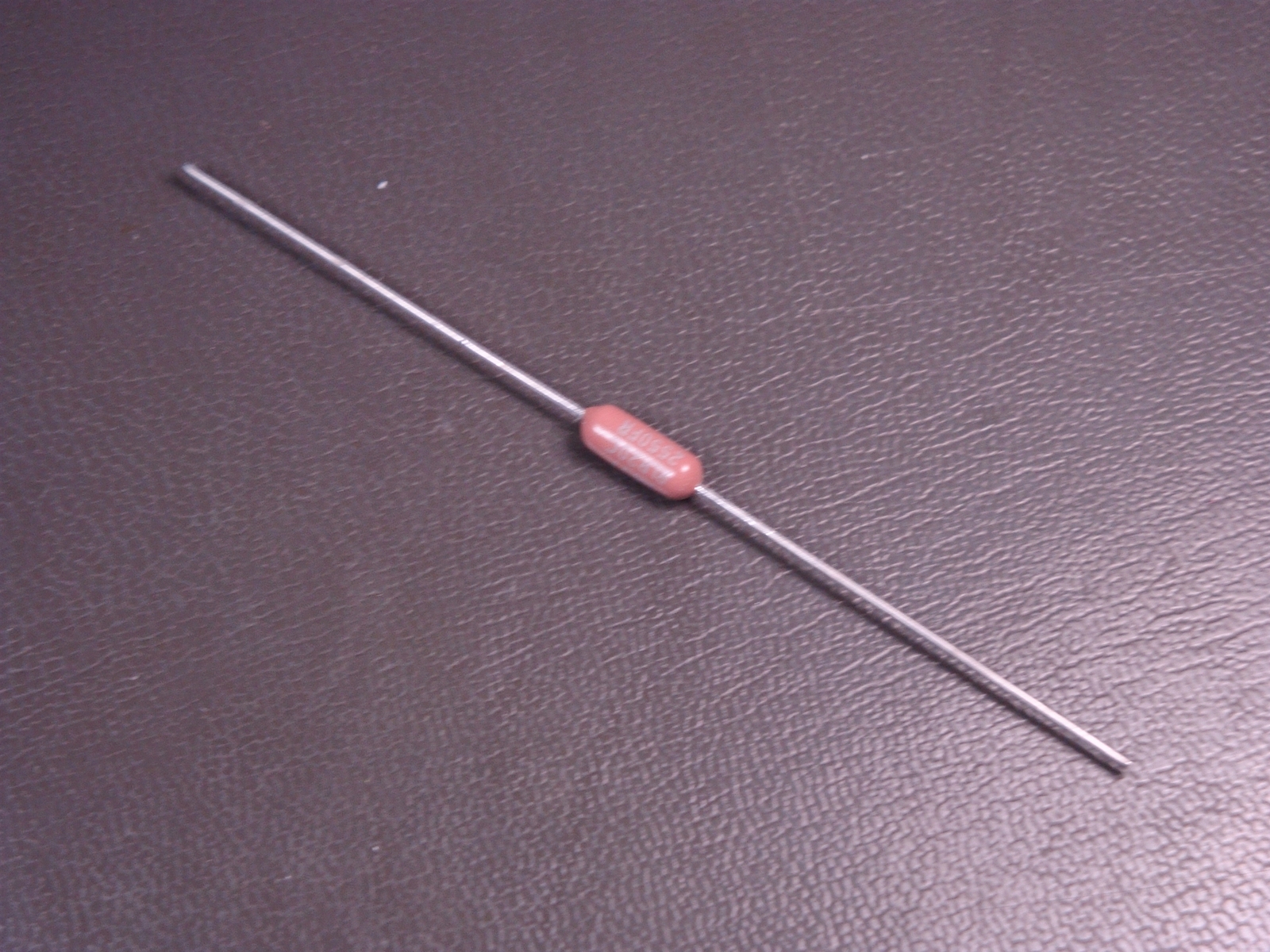 Lot of 4 RLR20C2550FRB14 Vishay Metal Film Resistor 255 Ohm 500mW 1/2W ...