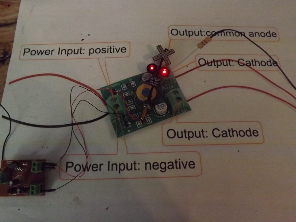 HO Scale 1:87 Railroad Crossing Stop on Red Signal 2 LEDs Circuit Board ...