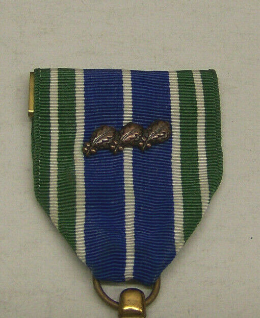 ARMY - MILITARY ACHIEVEMENT MEDAL - Blue, Green & White Ribbon - 3 Leaf ...