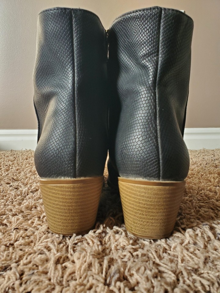 Maurices Womens Black Short Boots Size 10 M Low Heel Side Zip | eBay UK