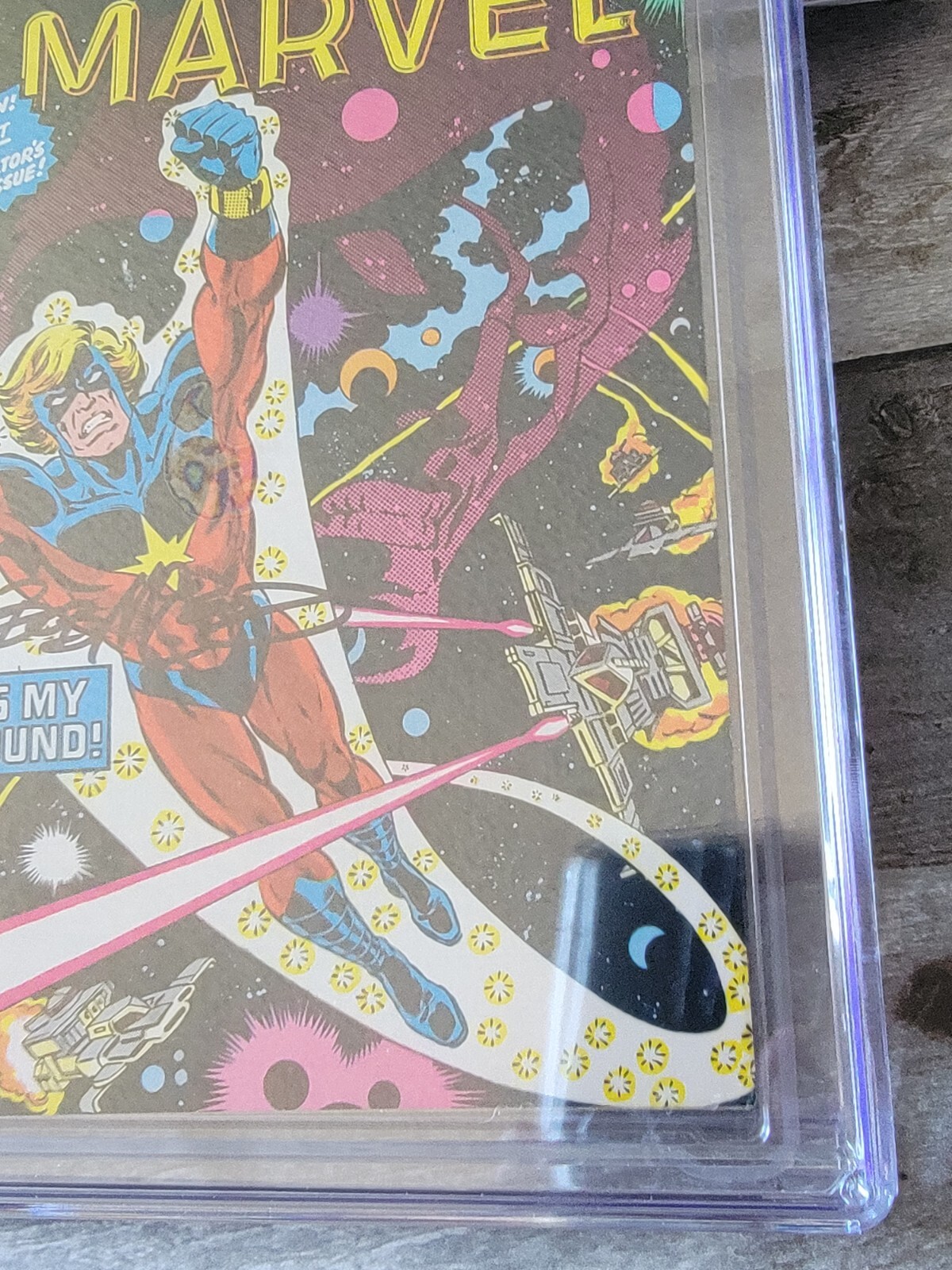 MARVEL SPOTLIGHT ON CAPTAIN MARVEL 1 - CGC 7.0 - SS Bob McLeod Cover ...