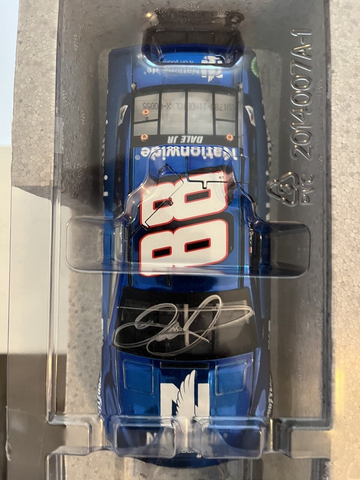 2017 dale jr autographed 1/24 autographed Darlingon color chrome 1 of ...