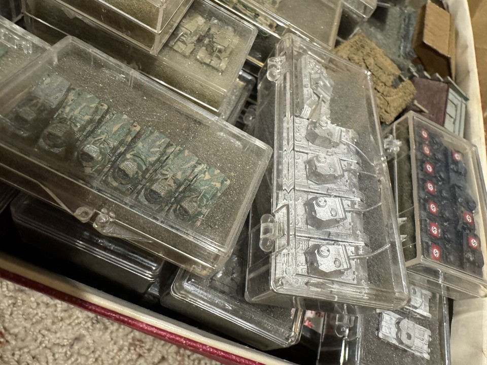 1/285 Lot Of GHQ Micro Armor Miniature War Tanks Buildings Cannons | eBay